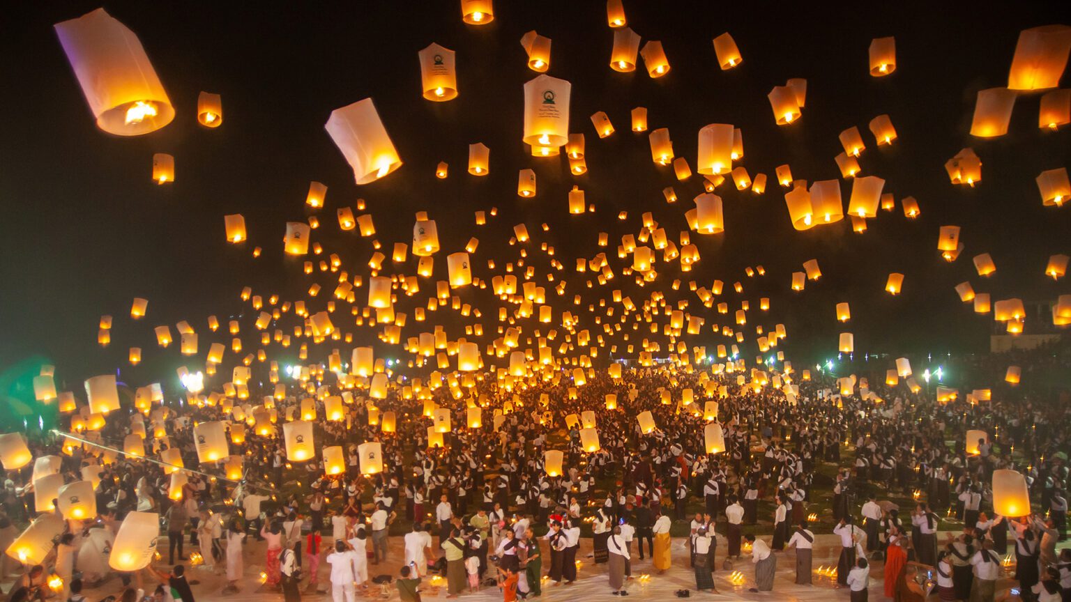 Lighting Festival (Thadingyut Festival) - Myanmar Tourism